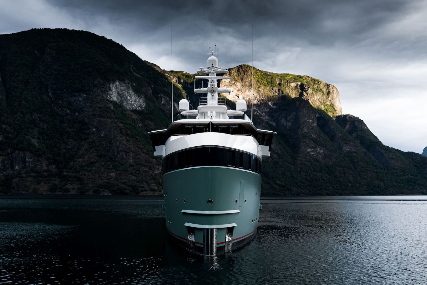 Yacht ANAWA, DAMEN | CHARTERWORLD Luxury Superyacht Charters